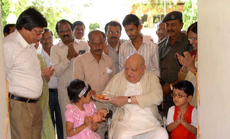 Remembering MY Ghorpade-രാജ്യം പോയ രാജകുമാരന്മാർ: സാണ്ടൂരിൽ നിന്നും ...