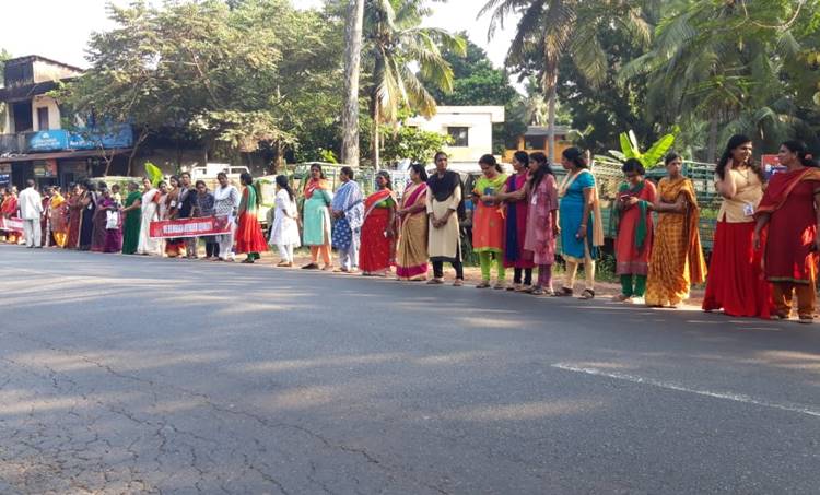 Vanitha Mathil Live: Kerala Women's Wall Programme for Sabrimala ...