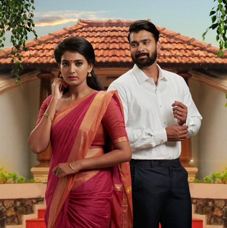 Serial Actor Vivek Gopan Family Photos